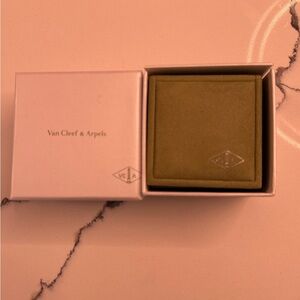 Van Cleef & Arpels | Jewelry | Van Cleef Brand New Bag With The Jewelry ...